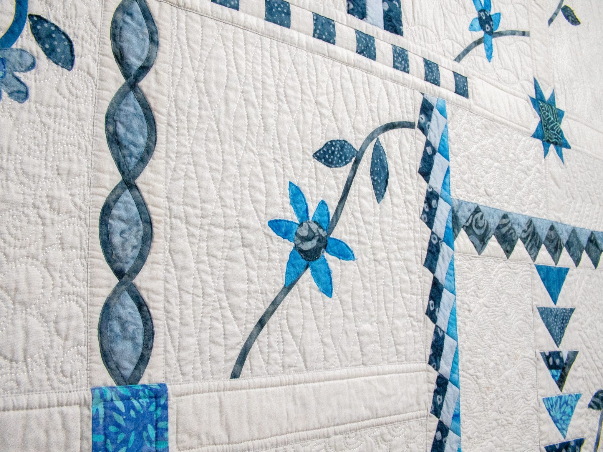 The ExQISSite Blue & White Quilt - Pauline’s Quilters World
